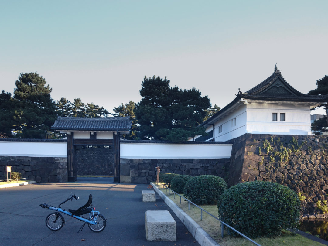 Robert Westling a jeho na míru šité Origami od AZUBu. Turné po ...